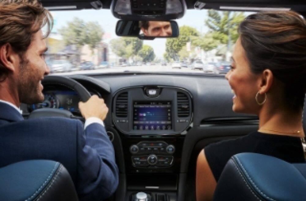 2023 Chrysler 300 Sedan Technology | Uconnect®, Navigation & More