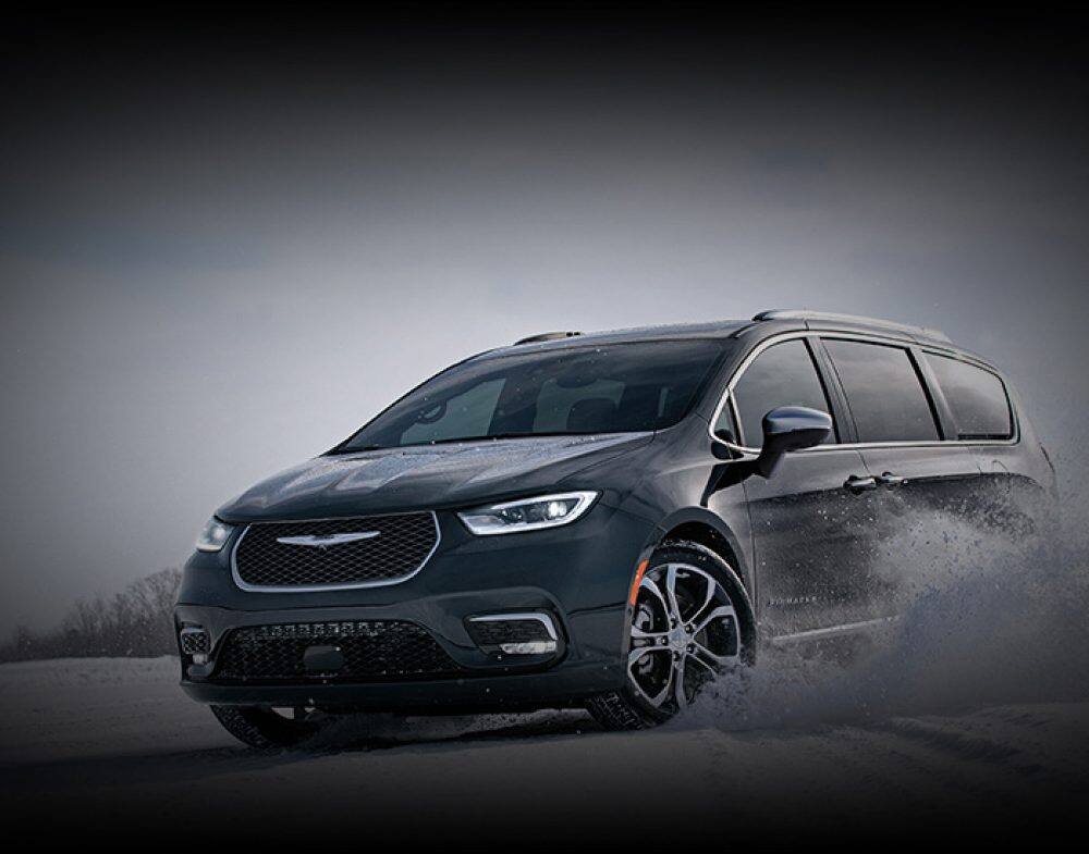 2024 Chrysler Pacifica AWD & Capability | MPG, Towing & More