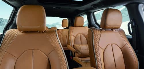 Minivan Pictures of the 2023 Chrysler Pacifica Hybrid