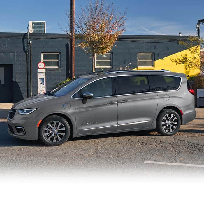 2025 Chrysler Pacifica Plug-In Hybrid Minivan