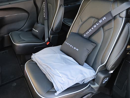 Minivans, Hybrid Minivans & The 300 | Chrysler Official Site