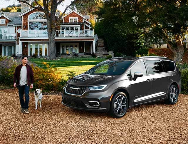 Minivans, Hybrid Minivans & The 300 | Chrysler Official Site