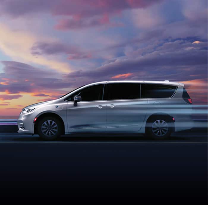 Minivans, Hybrid Minivans & The 300 | Chrysler Official Site